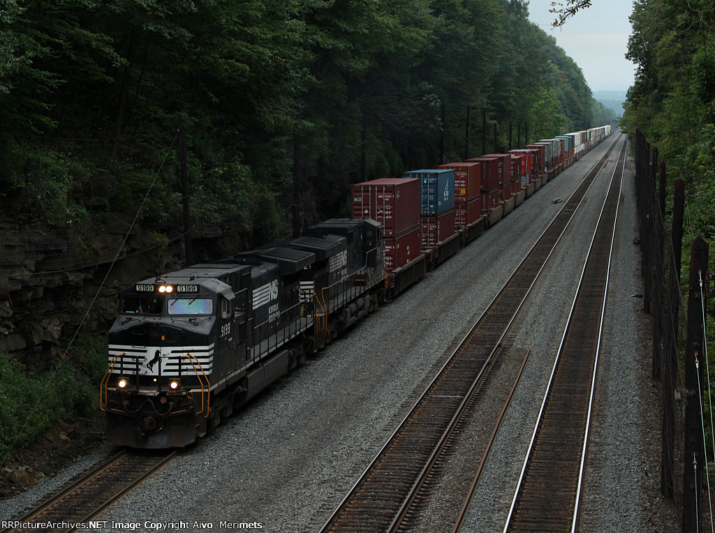 NS 9193 east at Mile 255 Pittsburgh Line